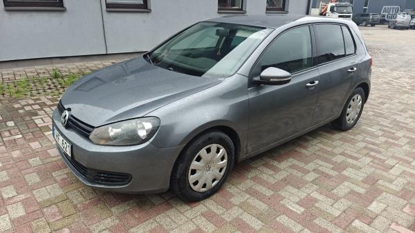 Pelēks Volkswagen Golf 2011 Viļņa, ar dzinēja tilpumu 1.60 L un nobraukumu 225 tūkst. km par 2900 €, foto 3 vietnē AUTOMOTO.COM.LV