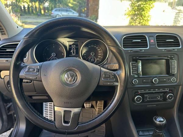 Grey Volkswagen Golf 2011 in Kaunas, with an engine capacity of 1.60 L and mileage of 265 thousand km for 2900 €, photo 6 on AUTOMOTO.COM.LV