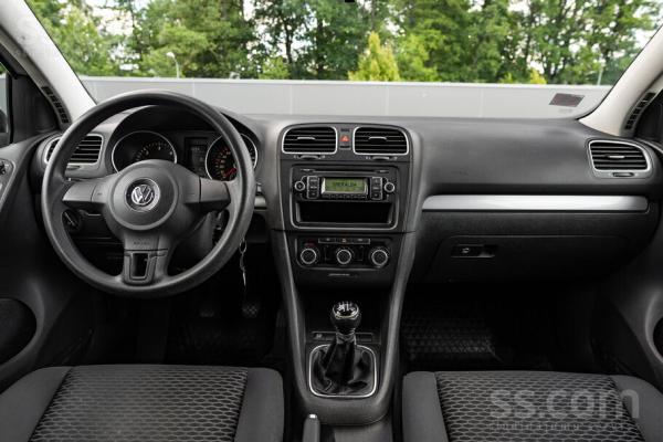 Volkswagen Golf 2011 Jelgava vietnē Pelēks Volkswagen Golf 2011 Jelgava, ar dzinēja tilpumu 1.60 L un nobraukumu 339 tūkst. km par 4000 €, foto 10 vietnē AUTOMOTO.COM.LV