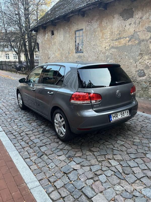 Volkswagen Golf 2011 Cēsis vietnē Pelēks Volkswagen Golf 2011 Cēsis, ar dzinēja tilpumu 1.20 L un nobraukumu 260 tūkst. km par 2450 €, foto 5 vietnē AUTOMOTO.COM.LV