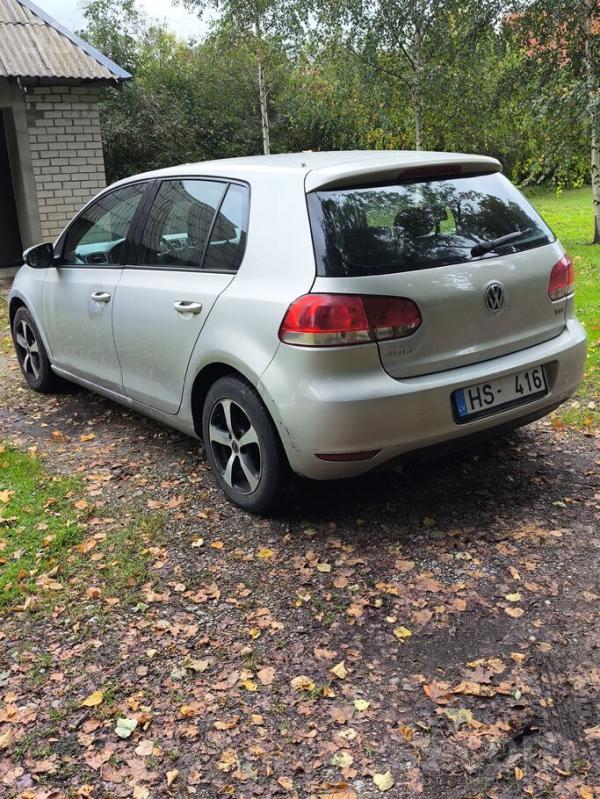 Volkswagen Golf 2011 Ventspils vietnē Pelēks Volkswagen Golf 2011 Ventspils, ar dzinēja tilpumu 1.60 L un nobraukumu 333 tūkst. km par 1000 €, foto 4 vietnē AUTOMOTO.COM.LV