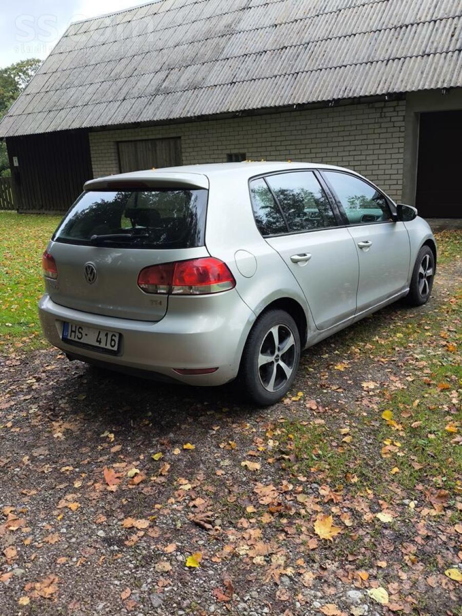 Pelēks Volkswagen Golf 2011 Ventspils, ar dzinēja tilpumu 1.60 L un nobraukumu 333 tūkst. km par 1000 €, foto 5 vietnē AUTOMOTO.COM.LV