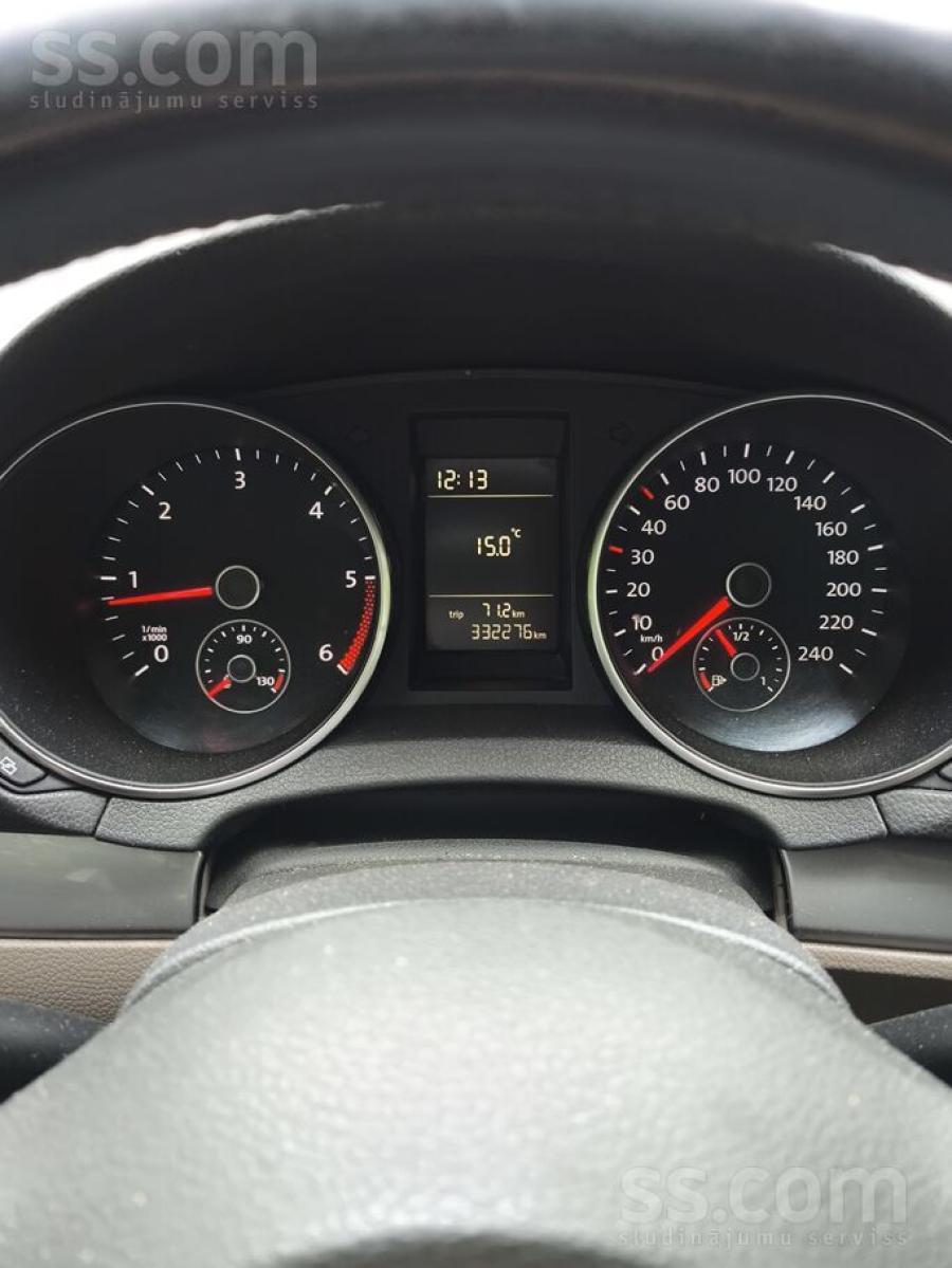 Pelēks Volkswagen Golf 2011 Ventspils, ar dzinēja tilpumu 1.60 L un nobraukumu 333 tūkst. km par 1000 €, foto 7 vietnē AUTOMOTO.COM.LV