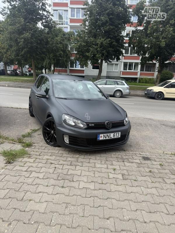 Grey Volkswagen Golf 2011 in Siauliai, with an engine capacity of 2.00 L and mileage of 276 thousand km for 5750 €, photo 1 on AUTOMOTO.COM.LV
