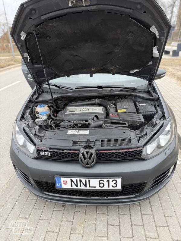 Grey Volkswagen Golf 2011 in Siauliai, with an engine capacity of 2.00 L and mileage of 276 thousand km for 5750 €, photo 6 on AUTOMOTO.COM.LV