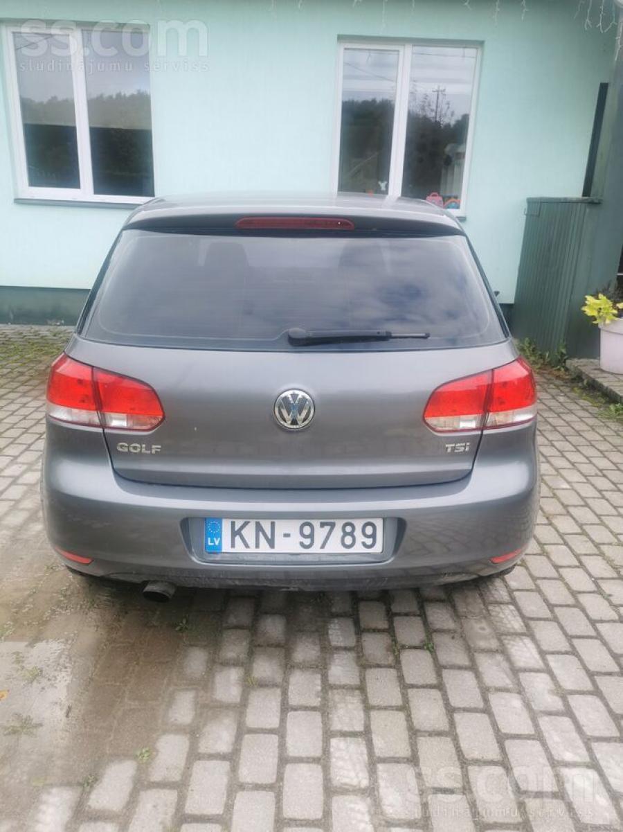 Pelēks Volkswagen Golf 2011 Ogre, ar dzinēja tilpumu 1.20 L un nobraukumu 179 tūkst. km par 4500 €, foto 3 vietnē AUTOMOTO.COM.LV