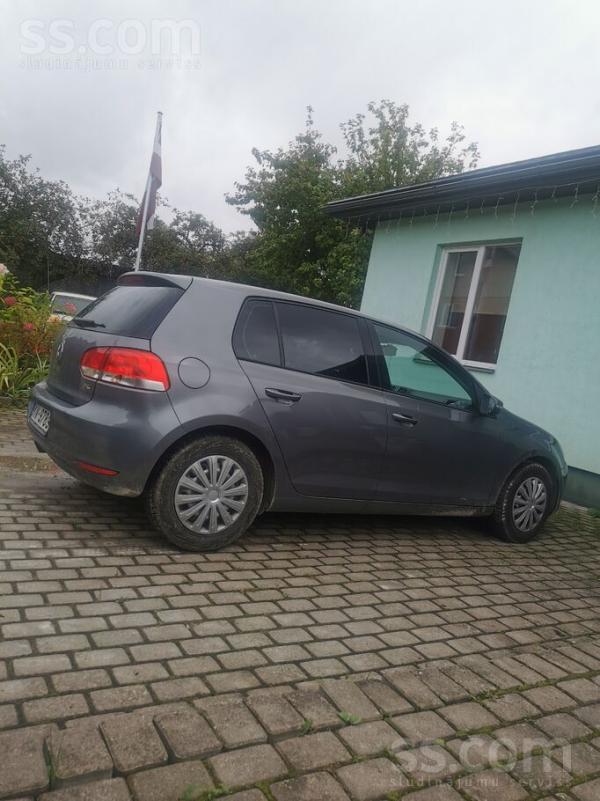 Volkswagen Golf 2011 Ogre vietnē Pelēks Volkswagen Golf 2011 Ogre, ar dzinēja tilpumu 1.20 L un nobraukumu 179 tūkst. km par 4500 €, foto 6 vietnē AUTOMOTO.COM.LV