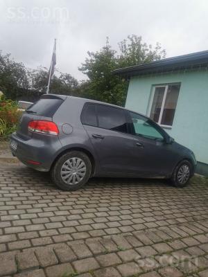 Pelēks Volkswagen Golf 2011 Ogre, ar dzinēja tilpumu 1.20 L un nobraukumu 179 tūkst. km par 4500 €, foto 6 vietnē AUTOMOTO.COM.LV