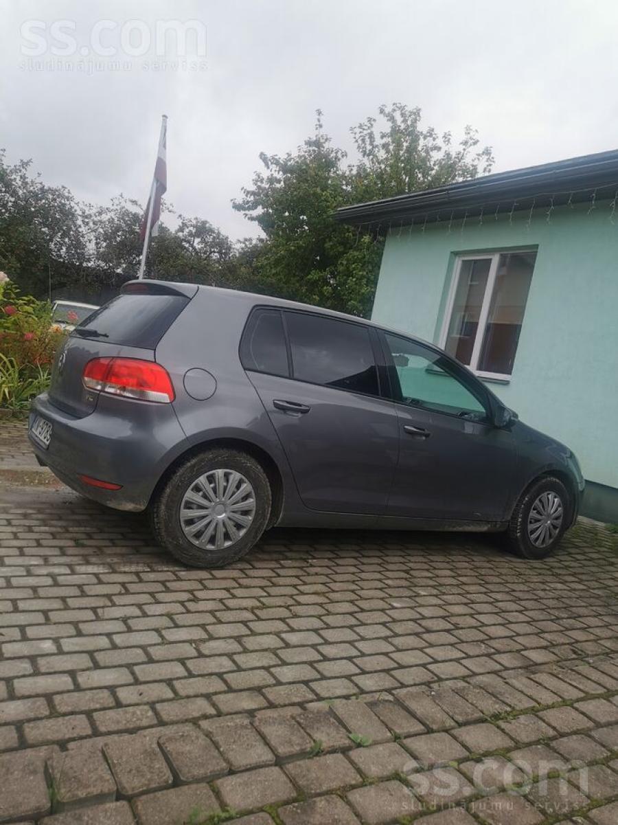 Pelēks Volkswagen Golf 2011 Ogre, ar dzinēja tilpumu 1.20 L un nobraukumu 179 tūkst. km par 4500 €, foto 6 vietnē AUTOMOTO.COM.LV