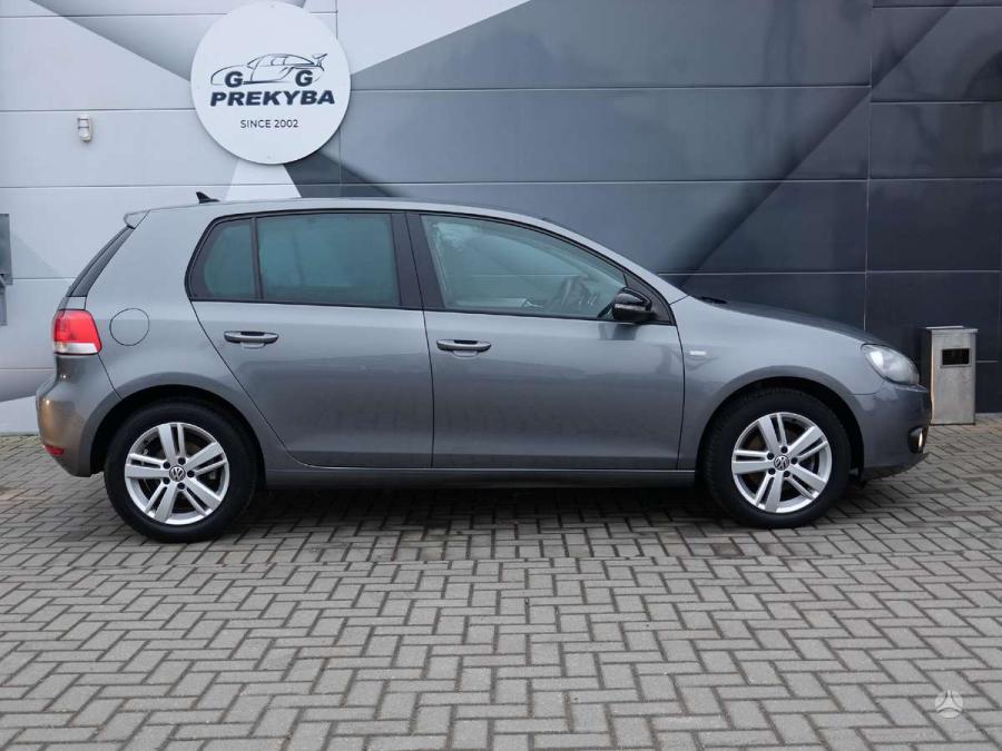 Grey Volkswagen Golf 2012 in Kaunas, with an engine capacity of 1.60 L and mileage of 209 thousand km for 5950 €, photo 5 on AUTOMOTO.COM.LV