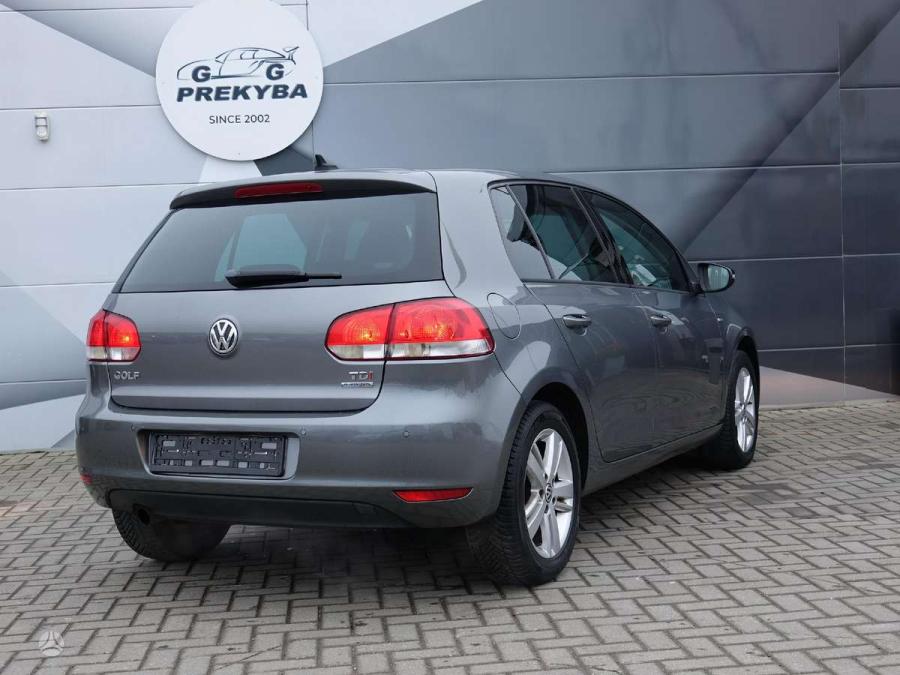 Grey Volkswagen Golf 2012 in Kaunas, with an engine capacity of 1.60 L and mileage of 209 thousand km for 5950 €, photo 9 on AUTOMOTO.COM.LV