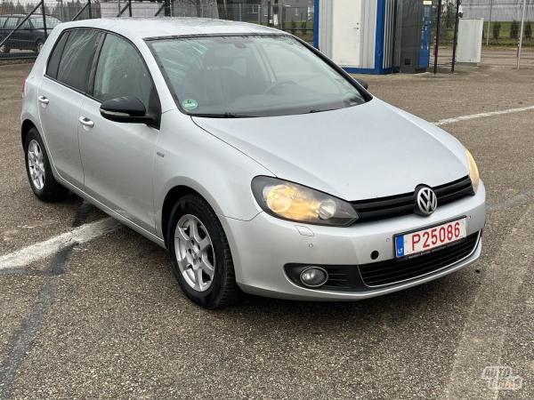 Pelēks Volkswagen Golf 2012 Marijampole, ar dzinēja tilpumu 1.60 L un nobraukumu 242 tūkst. km par 3450 €, foto 2 vietnē AUTOMOTO.COM.LV