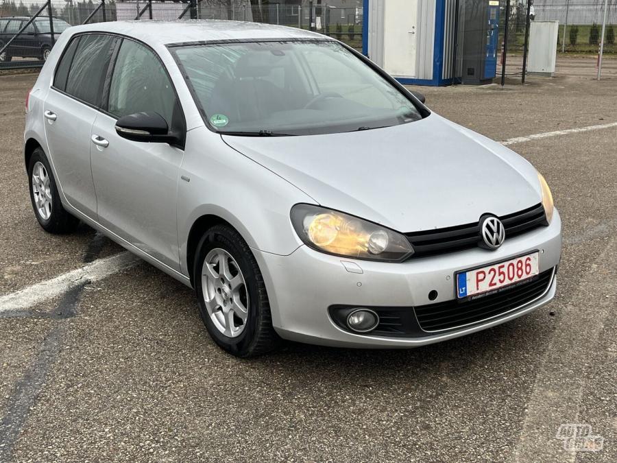 Pelēks Volkswagen Golf 2012 Marijampole, ar dzinēja tilpumu 1.60 L un nobraukumu 242 tūkst. km par 3450 €, foto 2 vietnē AUTOMOTO.COM.LV