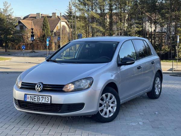 Pelēks Volkswagen Golf 2012 Viļņa, ar dzinēja tilpumu 1.60 L un nobraukumu 213 tūkst. km par 3200 €, foto 1 vietnē AUTOMOTO.COM.LV