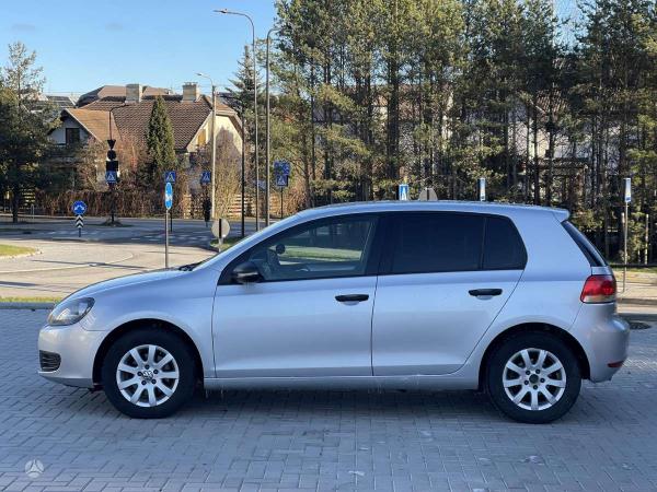 Pelēks Volkswagen Golf 2012 Viļņa, ar dzinēja tilpumu 1.60 L un nobraukumu 213 tūkst. km par 3200 €, foto 2 vietnē AUTOMOTO.COM.LV