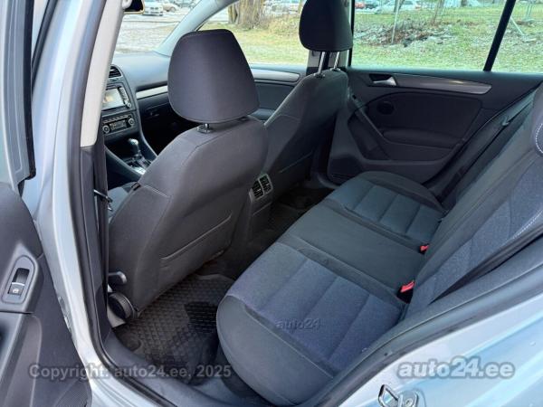 Pelēks Volkswagen Golf 2012 Tallina, ar dzinēja tilpumu 2.00 L un nobraukumu 124 tūkst. km par 8700 €, foto 11 vietnē AUTOMOTO.COM.LV