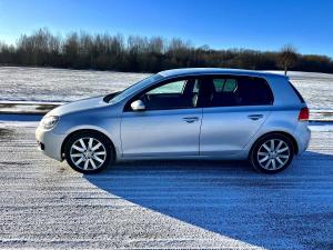 Pelēks Volkswagen Golf 2012 Kauņa, ar dzinēja tilpumu 1.97 L un nobraukumu 309 tūkst. km par 6150 €, foto 4 vietnē AUTOMOTO.COM.LV