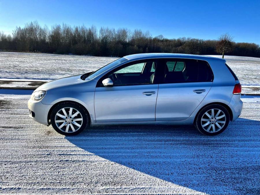 Pelēks Volkswagen Golf 2012 Kauņa, ar dzinēja tilpumu 1.97 L un nobraukumu 309 tūkst. km par 6150 €, foto 4 vietnē AUTOMOTO.COM.LV