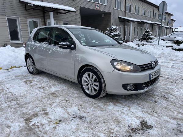 Pelēks Volkswagen Golf 2012 Viļņa, ar dzinēja tilpumu 1.60 L un nobraukumu 292 tūkst. km par 3900 €, foto 3 vietnē AUTOMOTO.COM.LV