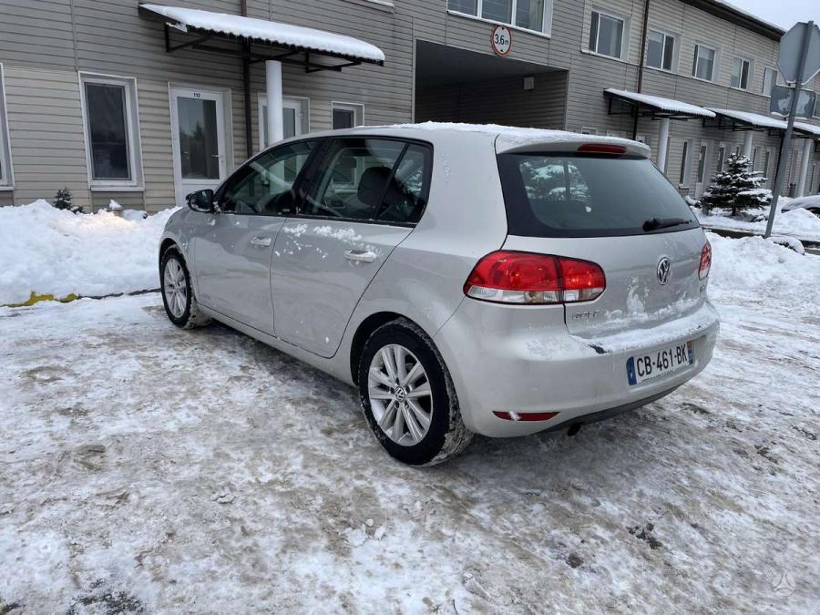 Grey Volkswagen Golf 2012 in Vilnius, with an engine capacity of 1.60 L and mileage of 292 thousand km for 3900 €, photo 4 on AUTOMOTO.COM.LV