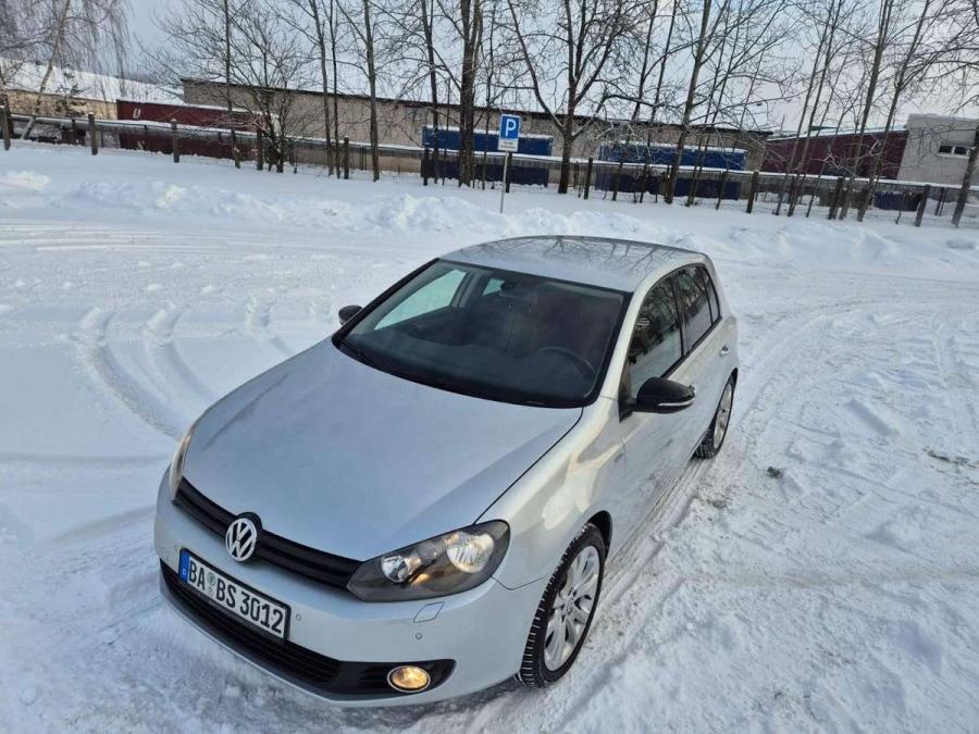 Grey Volkswagen Golf 2012 in Panevezys, with an engine capacity of 2.00 L and mileage of 236 thousand km for 4999 €, photo 2 on AUTOMOTO.COM.LV