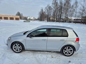Grey Volkswagen Golf 2012 in Panevezys, with an engine capacity of 2.00 L and mileage of 236 thousand km for 4999 €, photo 3 on AUTOMOTO.COM.LV