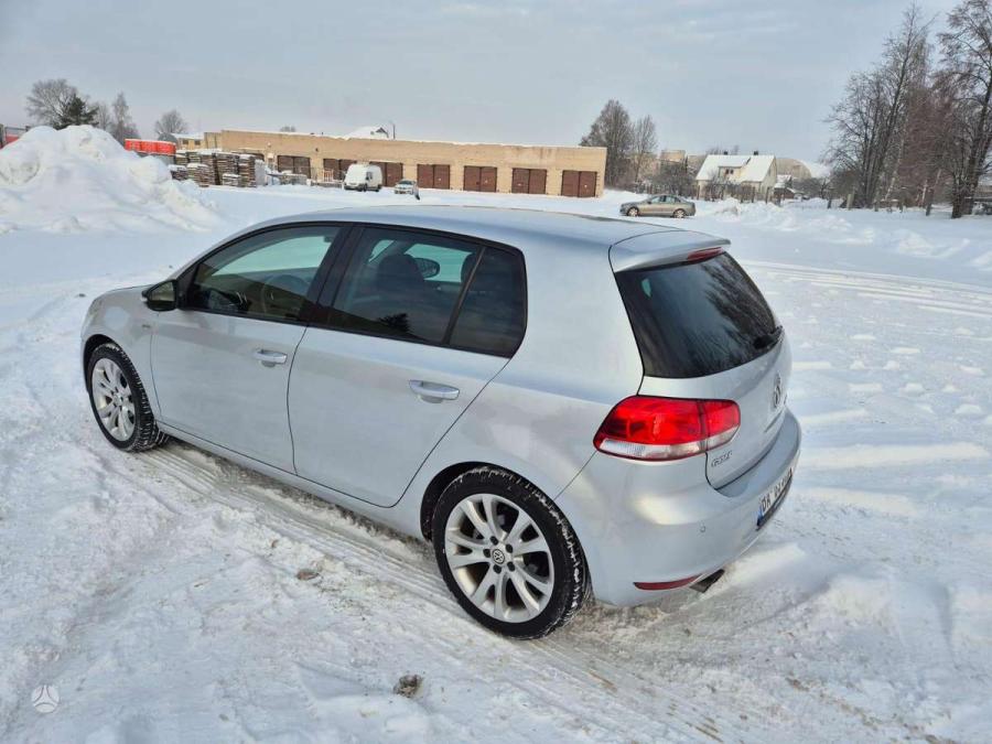 Grey Volkswagen Golf 2012 in Panevezys, with an engine capacity of 2.00 L and mileage of 236 thousand km for 4999 €, photo 5 on AUTOMOTO.COM.LV