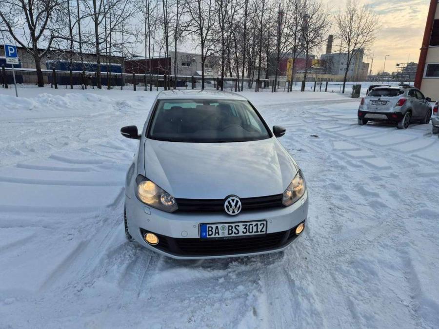 Grey Volkswagen Golf 2012 in Panevezys, with an engine capacity of 2.00 L and mileage of 236 thousand km for 4999 €, photo 9 on AUTOMOTO.COM.LV