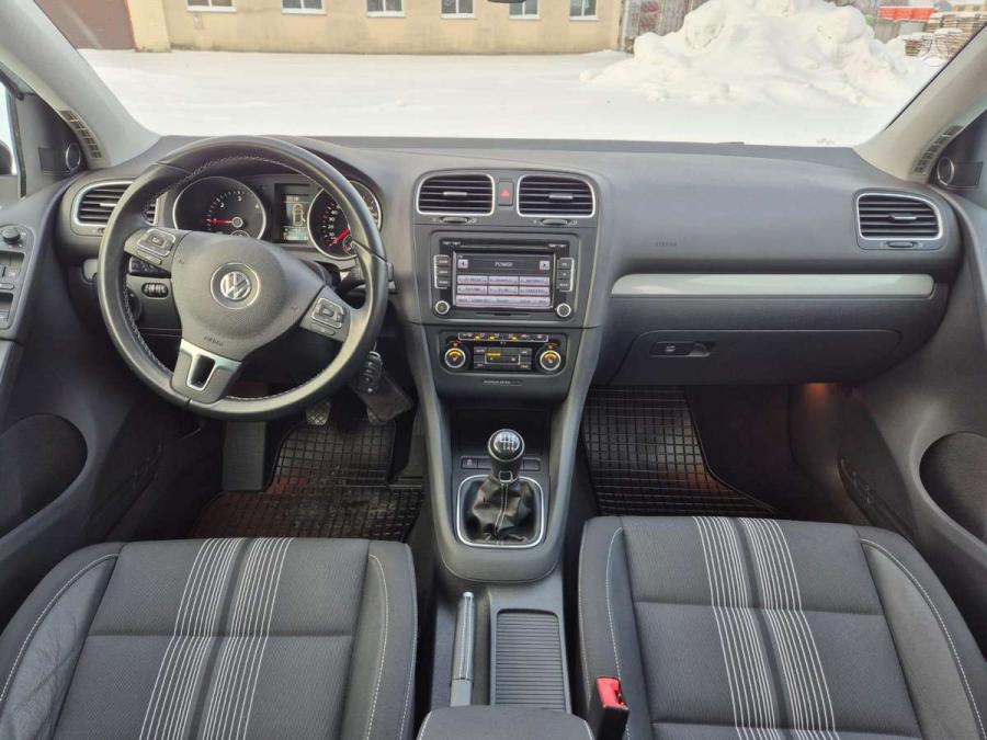 Grey Volkswagen Golf 2012 in Panevezys, with an engine capacity of 2.00 L and mileage of 236 thousand km for 4999 €, photo 21 on AUTOMOTO.COM.LV
