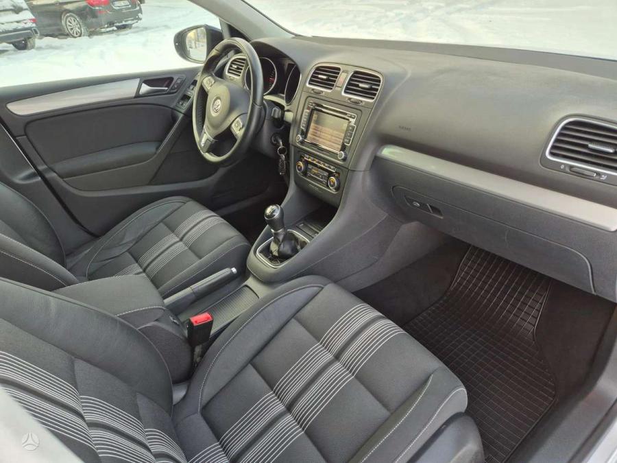 Grey Volkswagen Golf 2012 in Panevezys, with an engine capacity of 2.00 L and mileage of 236 thousand km for 4999 €, photo 25 on AUTOMOTO.COM.LV