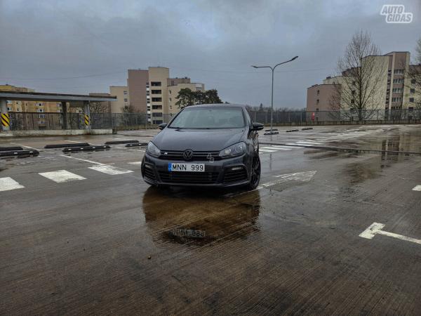 Pelēks Volkswagen Golf 2012 Viļņa, ar dzinēja tilpumu 2.00 L un nobraukumu 173 tūkst. km par 9700 €, foto 2 vietnē AUTOMOTO.COM.LV