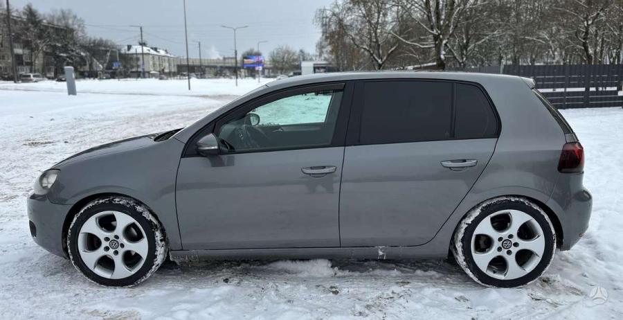Grey Volkswagen Golf 2012 in Kaunas, with an engine capacity of 1.60 L and mileage of 218 thousand km for 4500 €, photo 6 on AUTOMOTO.COM.LV
