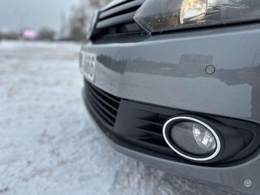 Grey Volkswagen Golf 2012 in Kaunas, with an engine capacity of 1.60 L and mileage of 218 thousand km for 4500 €, photo 11 on AUTOMOTO.COM.LV