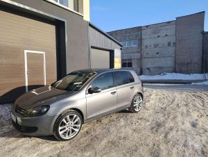 Grey Volkswagen Golf 2012 in Vilnius, with an engine capacity of 1.60 L and mileage of 256 thousand km for 3900 €, photo  on AUTOMOTO.COM.LV
