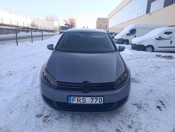 Pelēks Volkswagen Golf 2012 Viļņa, ar dzinēja tilpumu 1.60 L un nobraukumu 256 tūkst. km par 3900 €, foto 5 vietnē AUTOMOTO.COM.LV