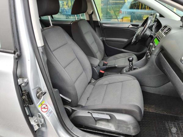 Pelēks Volkswagen Golf 2012 Viļņa, ar dzinēja tilpumu 1.39 L un nobraukumu 120 tūkst. km par 2750 €, foto 11 vietnē AUTOMOTO.COM.LV