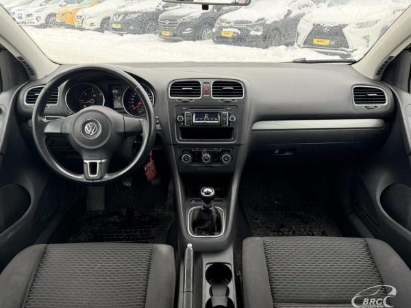 Pelēks Volkswagen Golf 2012 Avižieniai, ar dzinēja tilpumu 1.60 L un nobraukumu 263 tūkst. km par 2900 €, foto 3 vietnē AUTOMOTO.COM.LV