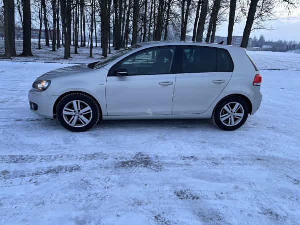 Pelēks Volkswagen Golf 2012 Alīta, ar dzinēja tilpumu 1.40 L un nobraukumu 245 tūkst. km par 4150 €, foto 3 vietnē AUTOMOTO.COM.LV