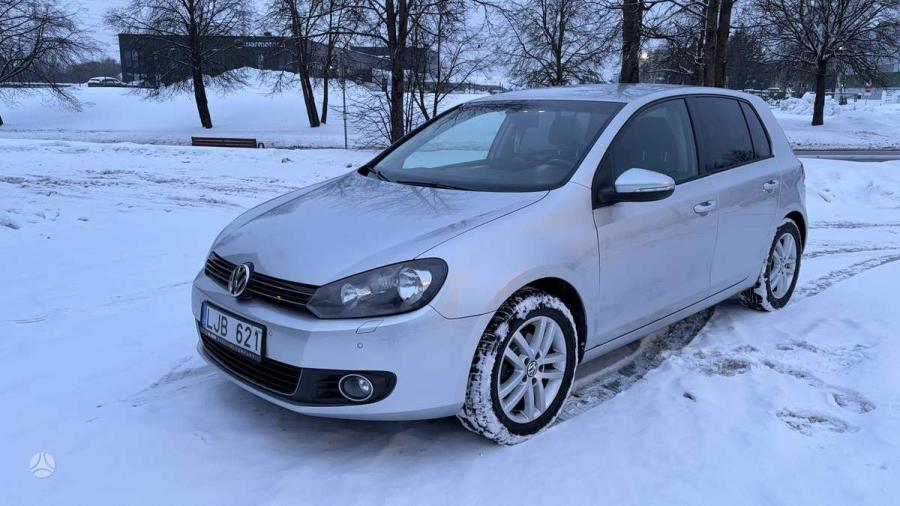 Pelēks Volkswagen Golf 2012 Kauņa, ar dzinēja tilpumu 1.60 L un nobraukumu 283 tūkst. km par 4599 €, foto 1 vietnē AUTOMOTO.COM.LV