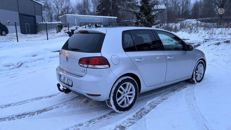 Pelēks Volkswagen Golf 2012 Kauņa, ar dzinēja tilpumu 1.60 L un nobraukumu 283 tūkst. km par 4599 €, foto 4 vietnē AUTOMOTO.COM.LV