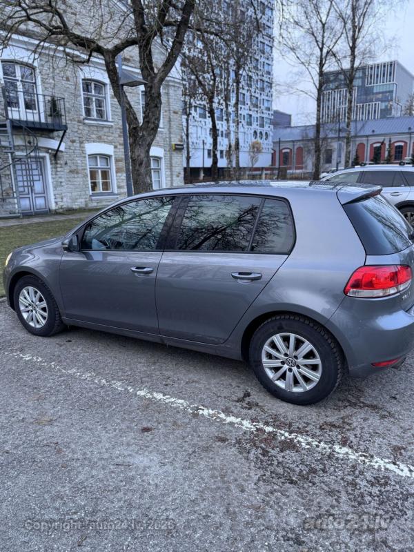 Pelēks Volkswagen Golf 2012 Tallina, ar dzinēja tilpumu 1.40 L un nobraukumu 150 tūkst. km par 5200 €, foto 3 vietnē AUTOMOTO.COM.LV