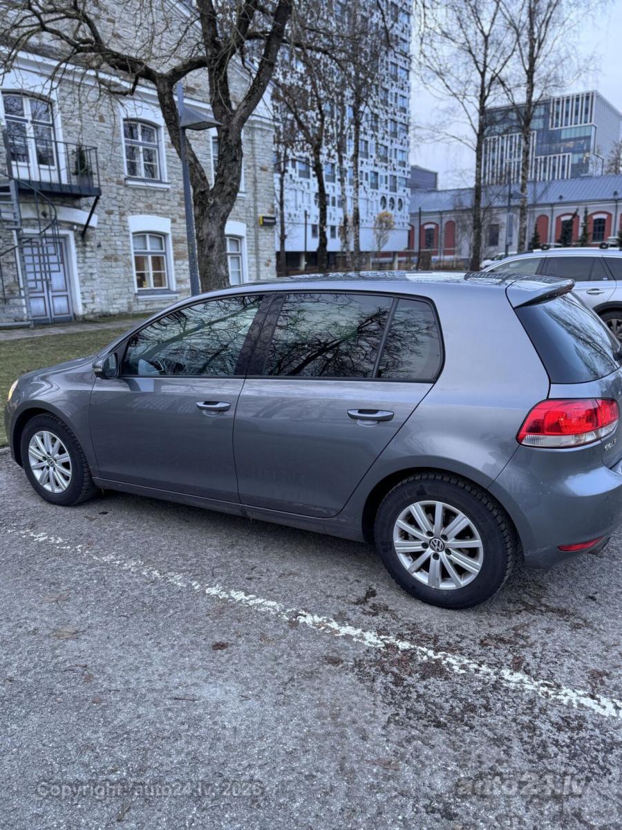 Pelēks Volkswagen Golf 2012 Tallina, ar dzinēja tilpumu 1.40 L un nobraukumu 150 tūkst. km par 5200 €, foto 3 vietnē AUTOMOTO.COM.LV