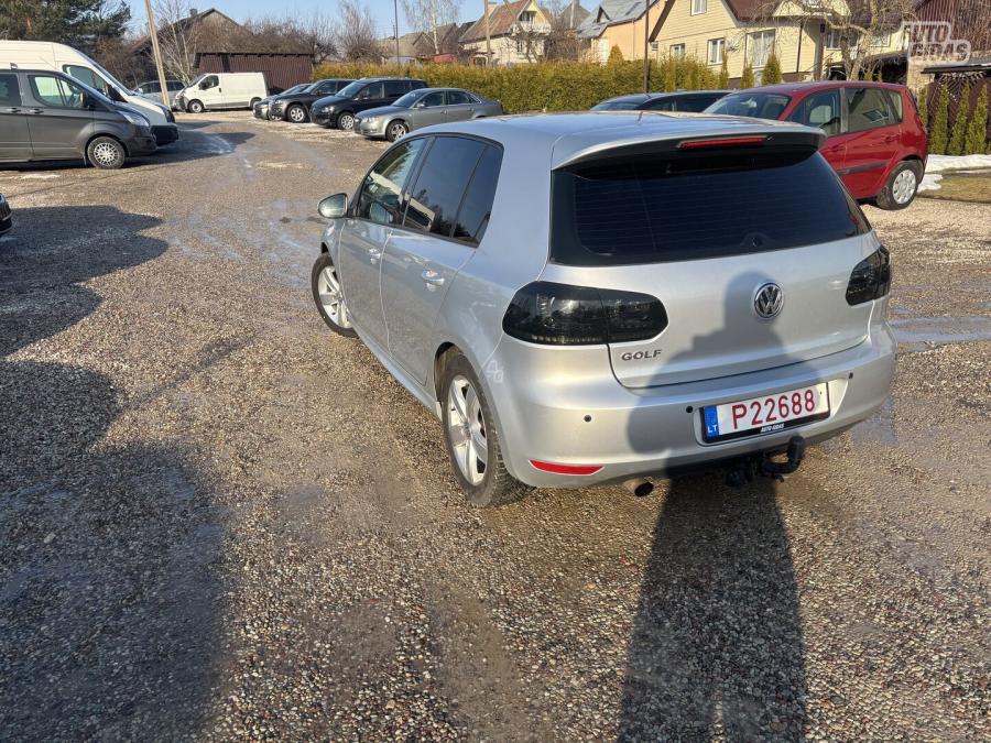 Grey Volkswagen Golf 2012 in Jurbarkas, with an engine capacity of 1.60 L and mileage of 242 thousand km for 4100 €, photo 6 on AUTOMOTO.COM.LV