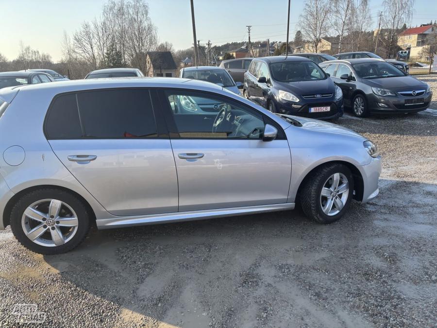 Grey Volkswagen Golf 2012 in Jurbarkas, with an engine capacity of 1.60 L and mileage of 242 thousand km for 4100 €, photo 8 on AUTOMOTO.COM.LV