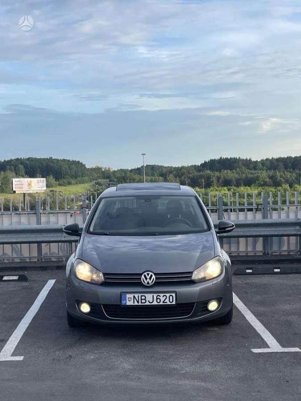 Grey Volkswagen Golf 2012 in Vilnius, with an engine capacity of 1.39 L and mileage of 236 thousand km for 5200 €, photo 2 on AUTOMOTO.COM.LV