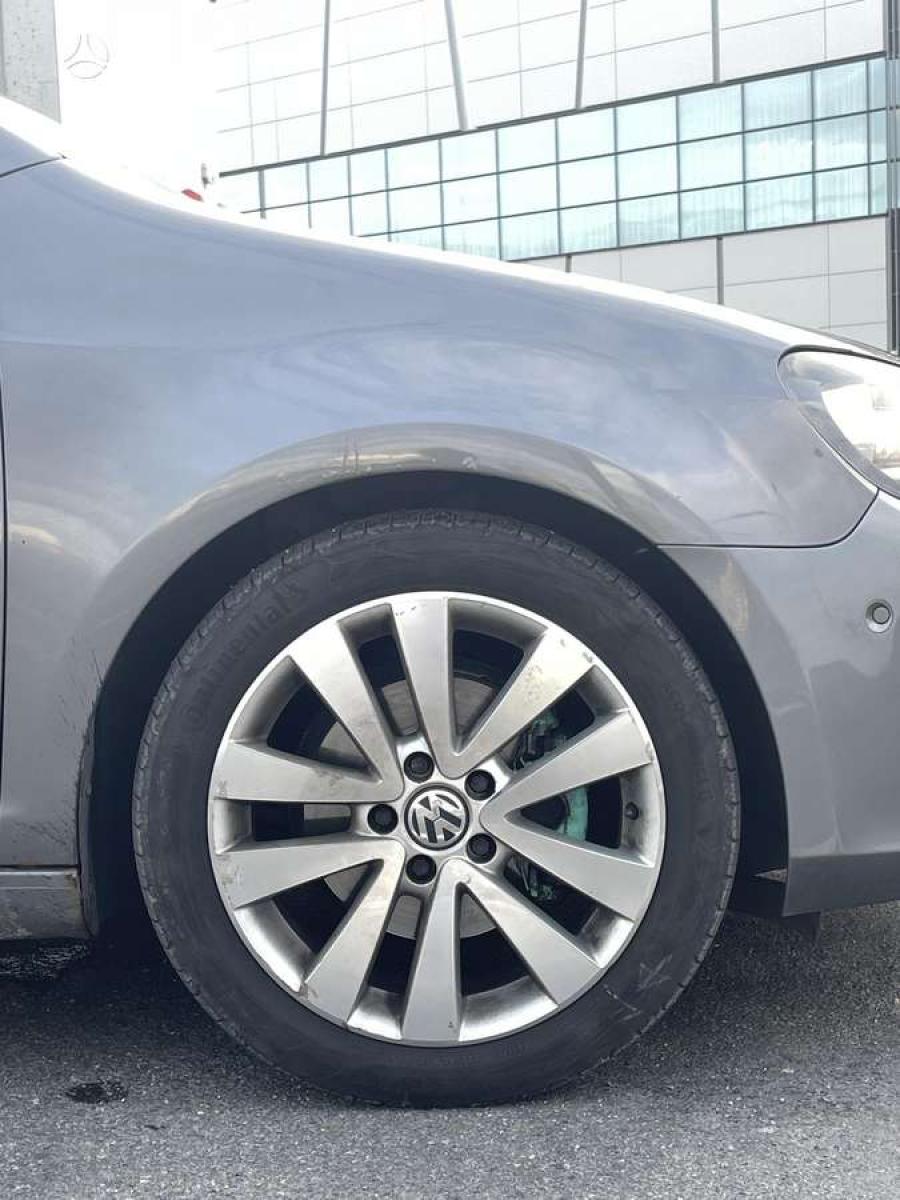 Grey Volkswagen Golf 2012 in Vilnius, with an engine capacity of 1.39 L and mileage of 236 thousand km for 5200 €, photo 4 on AUTOMOTO.COM.LV