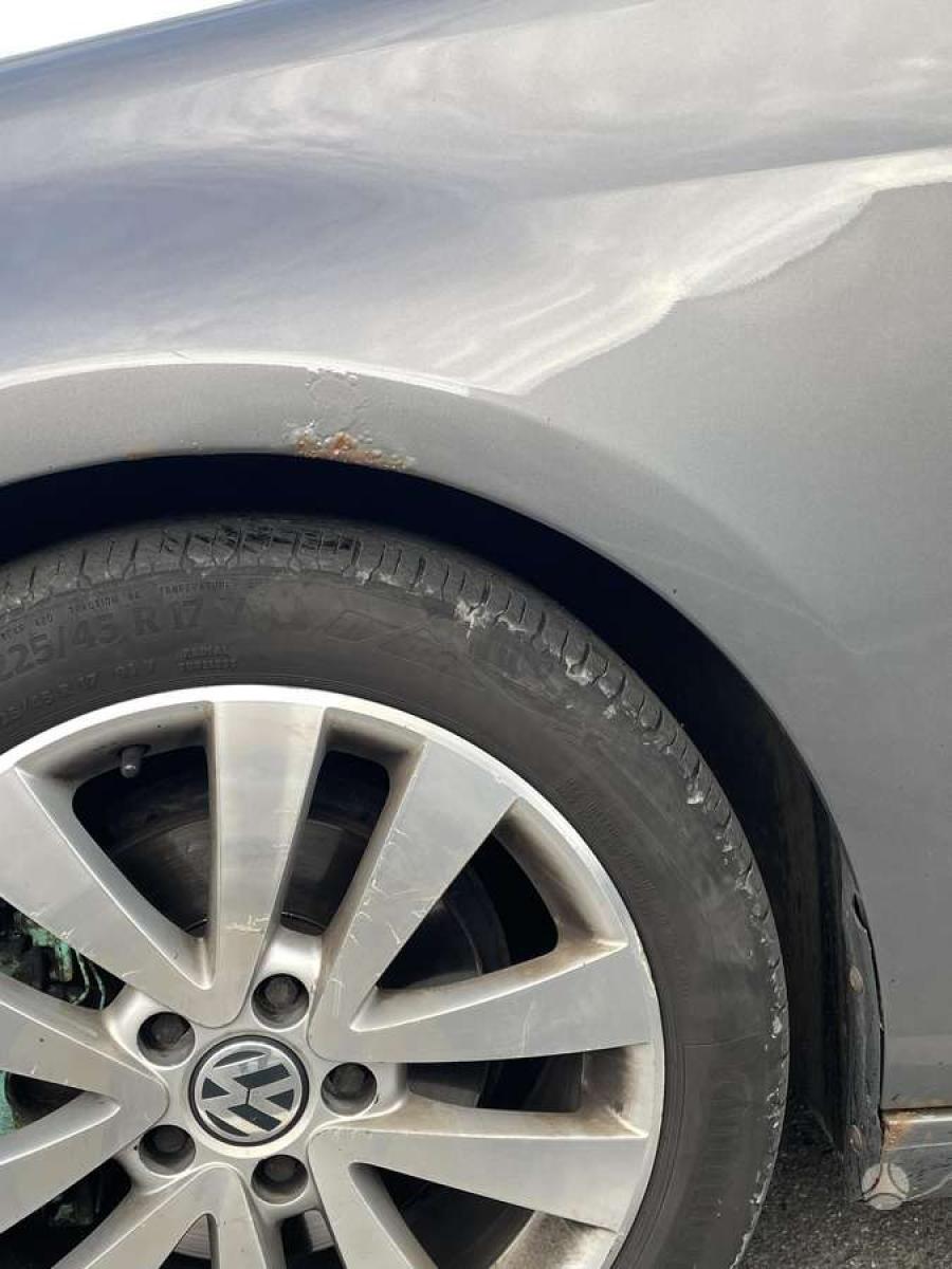 Grey Volkswagen Golf 2012 in Vilnius, with an engine capacity of 1.39 L and mileage of 236 thousand km for 5200 €, photo 5 on AUTOMOTO.COM.LV
