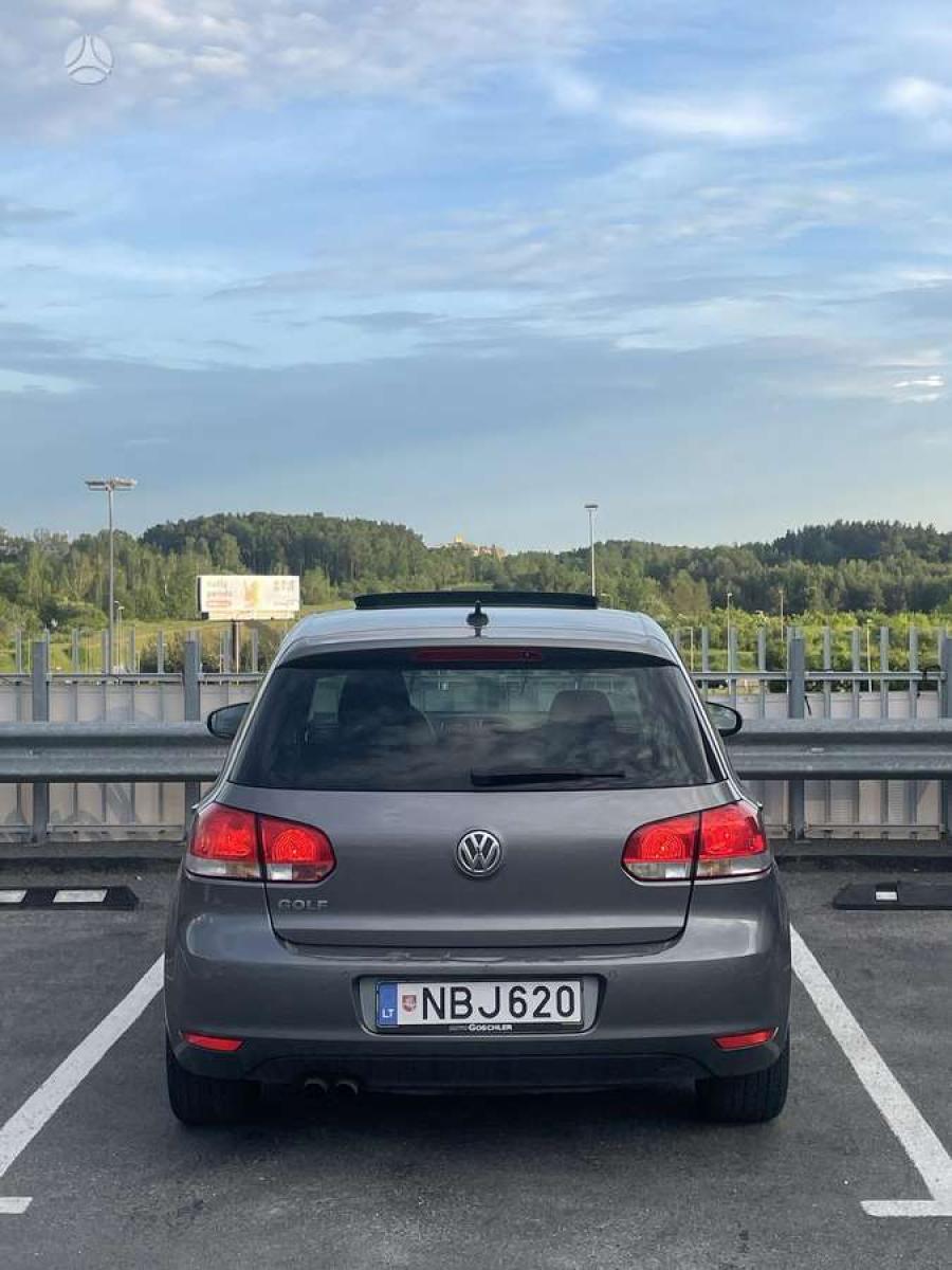 Grey Volkswagen Golf 2012 in Vilnius, with an engine capacity of 1.39 L and mileage of 236 thousand km for 5200 €, photo 10 on AUTOMOTO.COM.LV