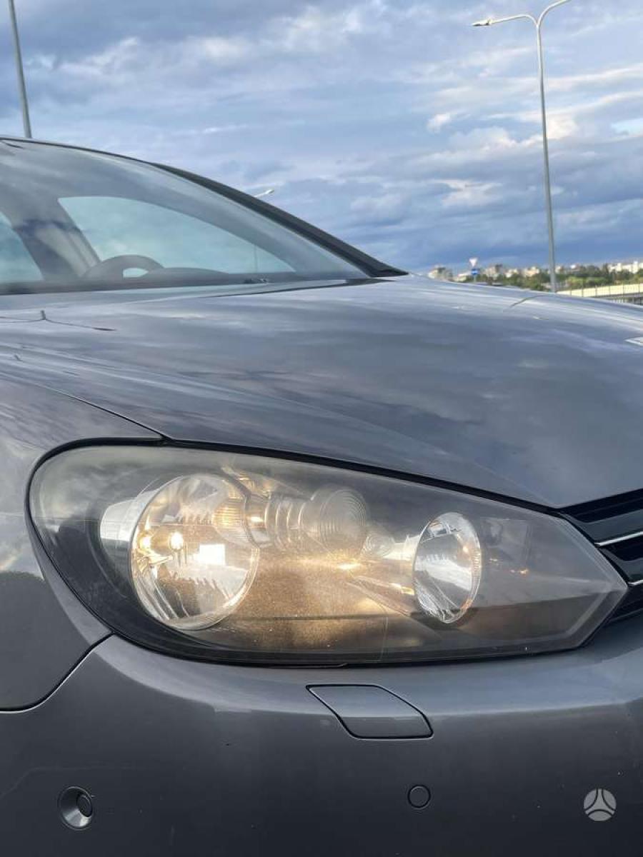 Grey Volkswagen Golf 2012 in Vilnius, with an engine capacity of 1.39 L and mileage of 236 thousand km for 5200 €, photo 12 on AUTOMOTO.COM.LV