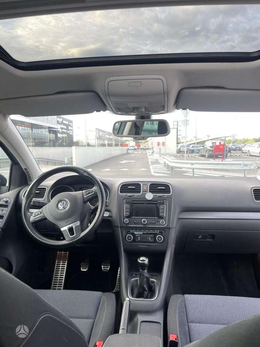 Grey Volkswagen Golf 2012 in Vilnius, with an engine capacity of 1.39 L and mileage of 236 thousand km for 5200 €, photo 14 on AUTOMOTO.COM.LV